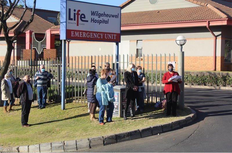 Community brings cheer and goodwill to Life Wilgeheuwel Hospital ...