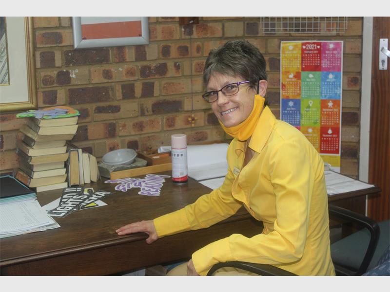 Weltevreden Park Library ends Heritage Month with exquisite quilt ...