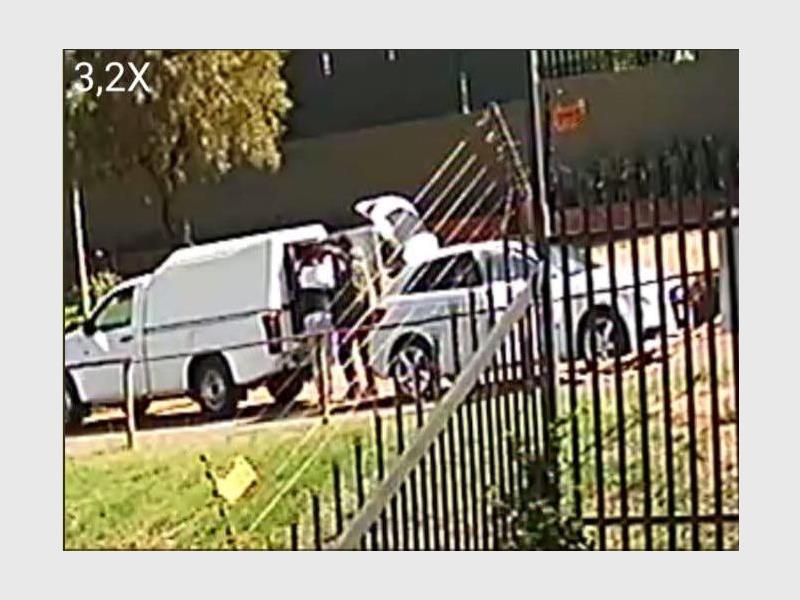 Courier vehicle robbed on Monday morning in Roodekrans | Roodepoort Record