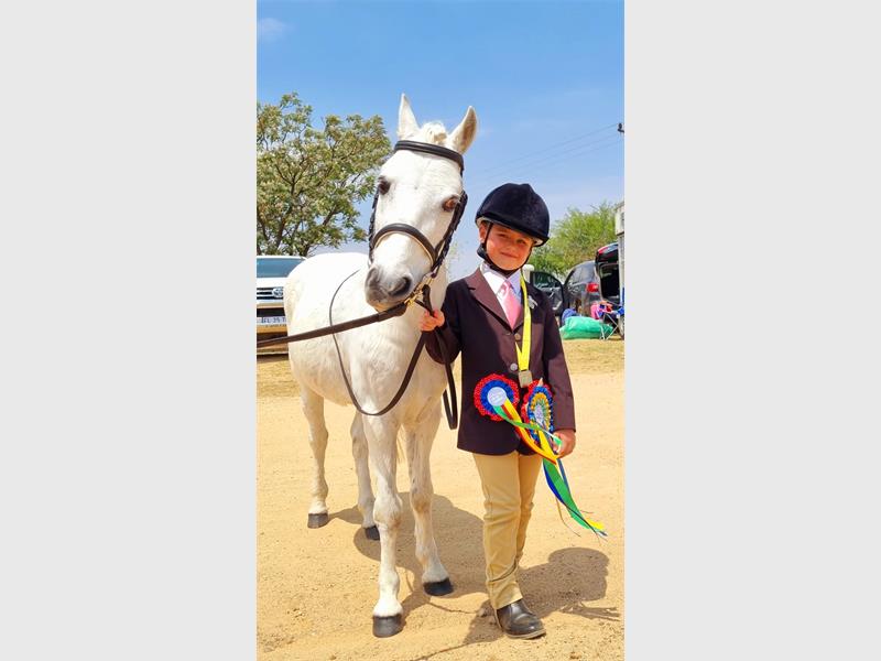 Curro Wilgeheuwel learner first in equestrian event | Roodepoort Record
