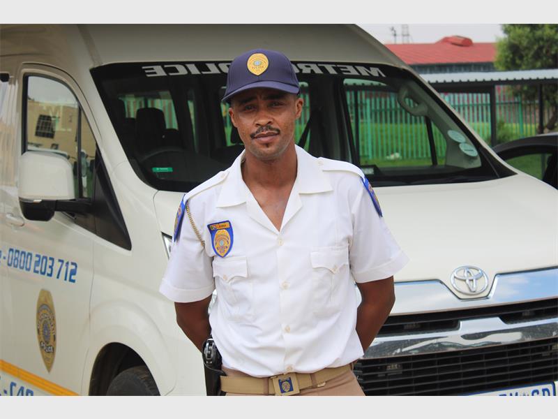 JMPD officers awarded for working beyond their line of duty ...