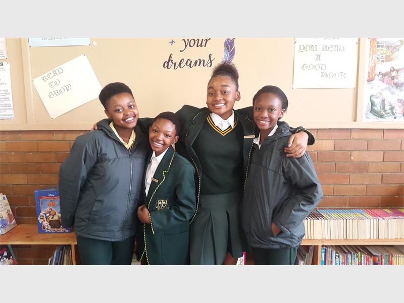 Large print services provider pays special visit to Jozua Naudé Primary ...