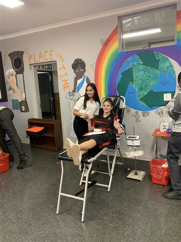 The SANBS visits Crawford Ruimsig | Roodepoort Record