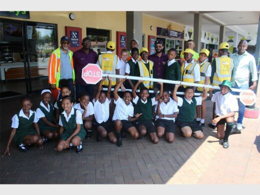 Steers Fishaways Goldman Crossing hand over new scholar patrol uniforms ...