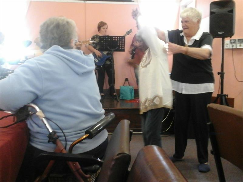 Gerald Fitzpatrick House seniors enjoy a jolly Christmas party ...