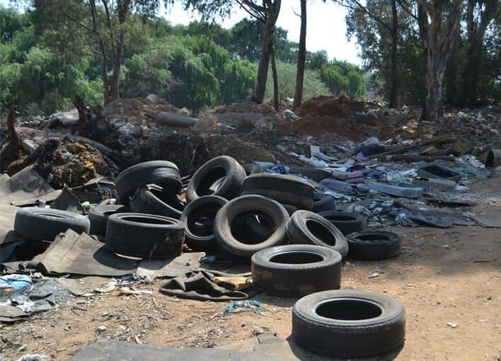 Cleaning operations underway along Modderfontein Road - CoJ ...