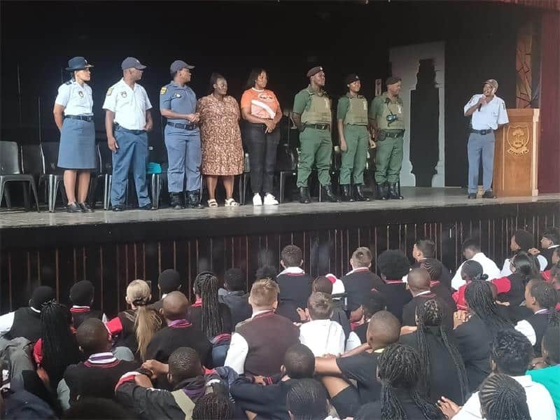 Police take safety campaign to Edenglen High | Bedfordview Edenvale News