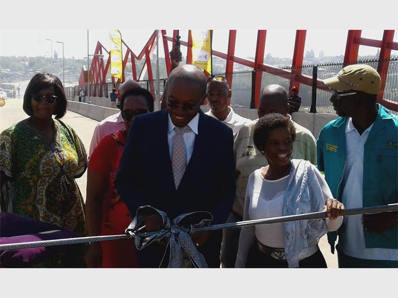 Joburg Mayor Parks Tau opens Diepsloot bridge | Fourways Review