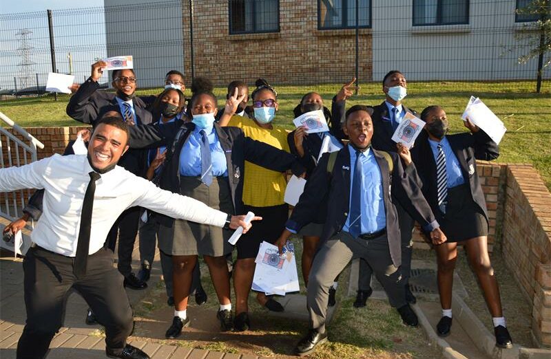 Curro Academy Riverside hosts academic gala awards evening for 2021 top ...