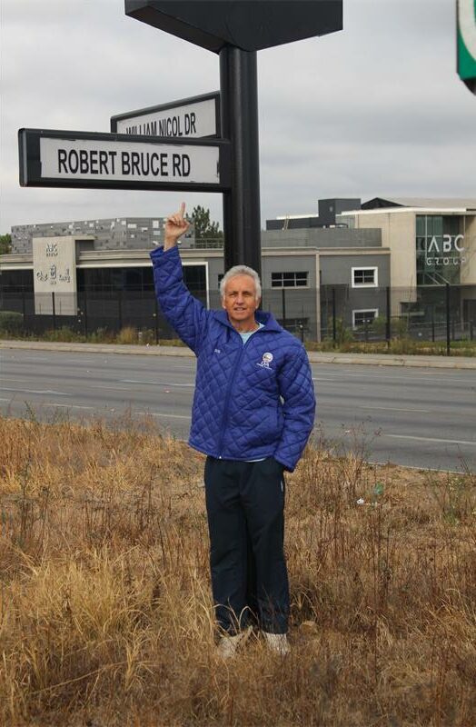 Dysfunctional traffic light makes driving on William Nicol Drive and ...