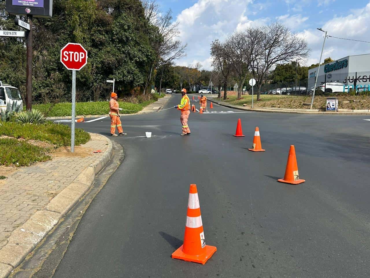 Four-Way Stop installed at Platina and Robyn roads after three-year ...