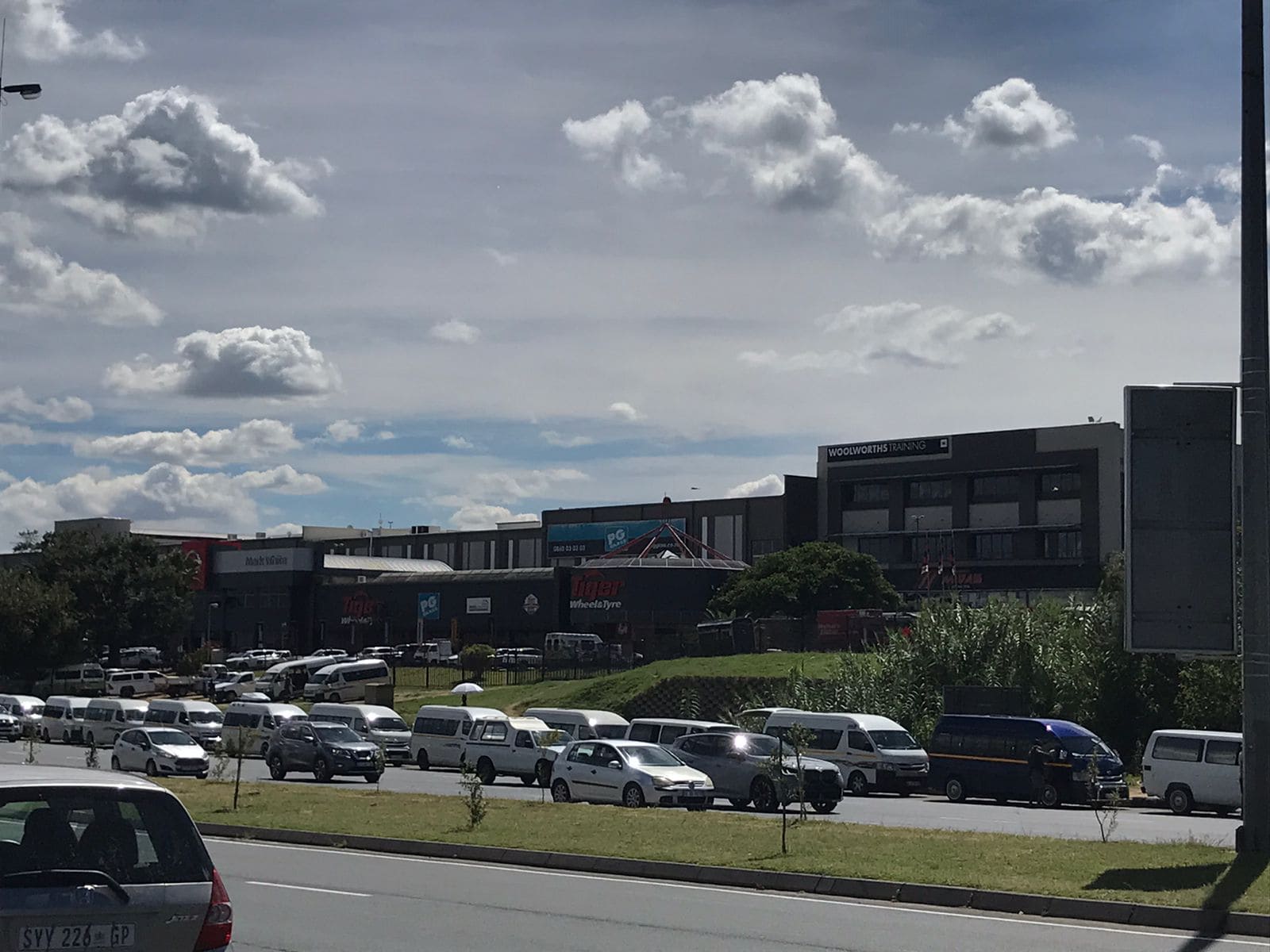 Taxi association blames lack of alternative for parking on Winnie ...