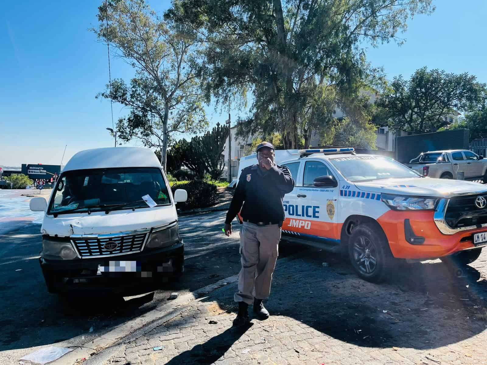 Traders removed, traffic lights fixed during Sunninghill clean-up ...