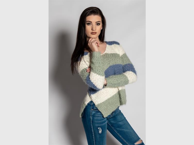 Local model features in Wit Skoene music video | Boksburg Advertiser