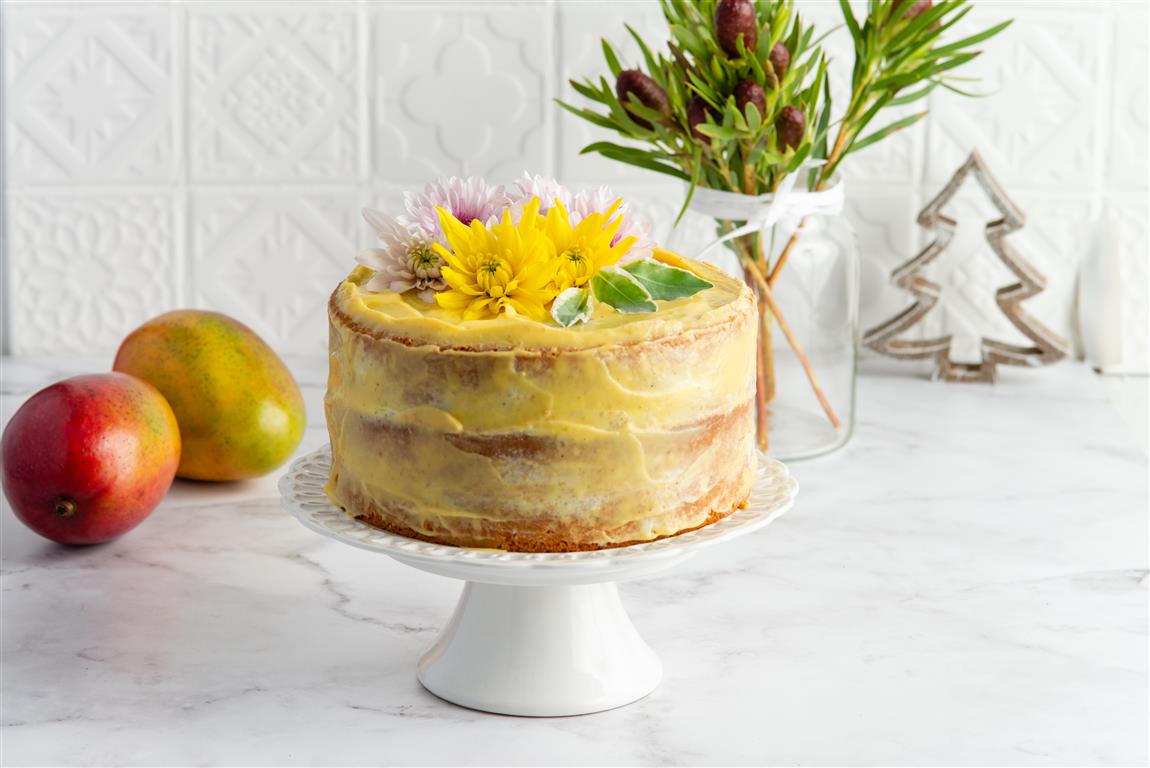 Sunday spoil: Vanilla cake with mango curd | Boksburg Advertiser