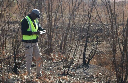 WATCH: Authorities take a step towards fixing Rondebult Road sinkhole ...