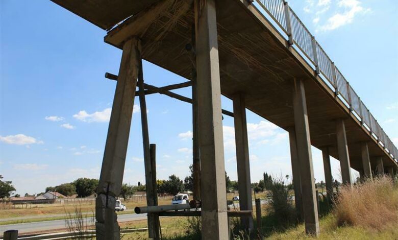 Legal challenges delay repairs to crumbling N17 bridge | Boksburg ...