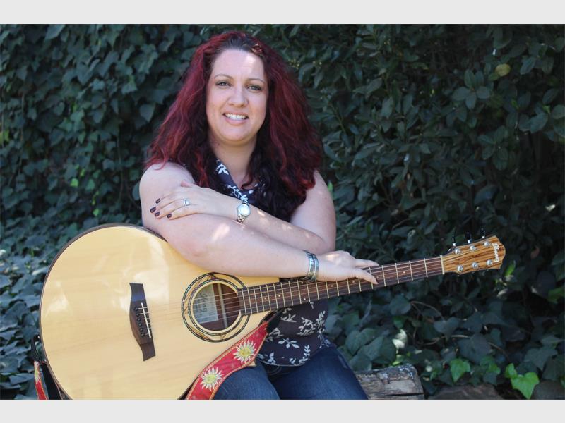 Help Benoni artist hunt down awards | Benoni City Times