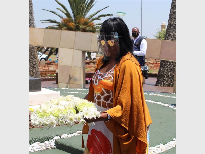 Dignitaries pay tribute to the Tambos | Benoni City Times