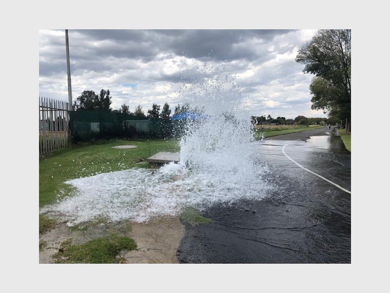 The exploding Farrar fountain concerns residents | Benoni City Times