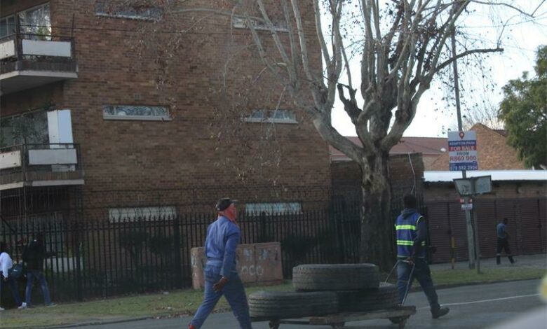 Community calls for end to ‘toxic’ fires | Benoni City Times