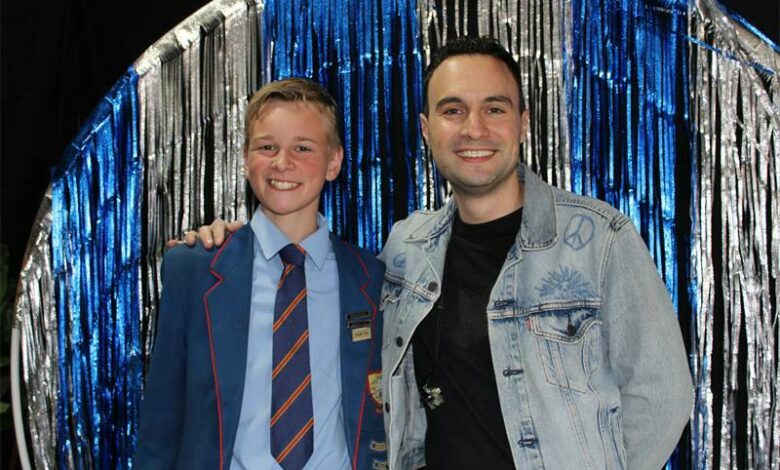 WATCH: Farrarmere Primary rocks out with Jesse Clegg | Benoni City Times