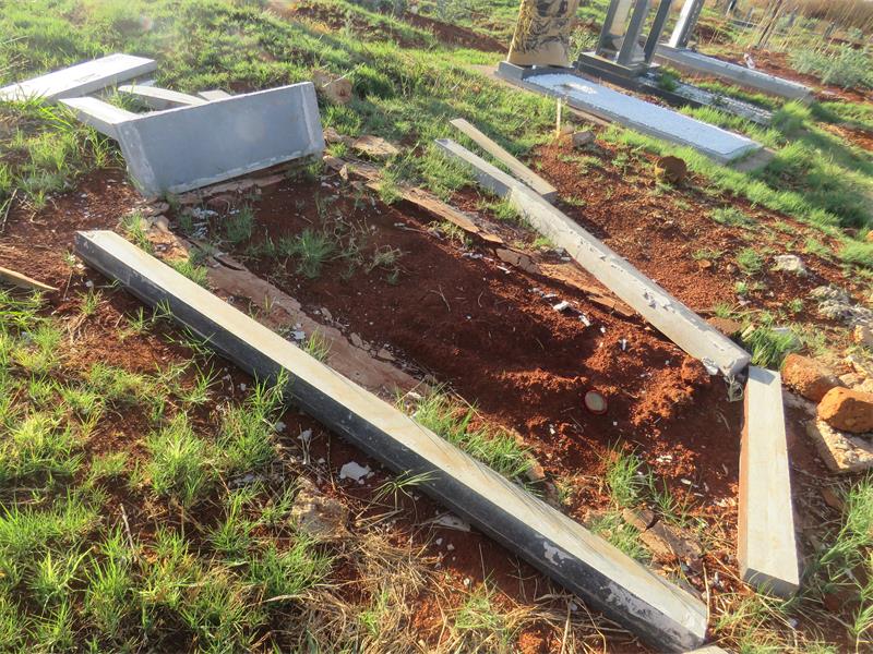 SAPS arrest four for stolen tombstones | Benoni City Times