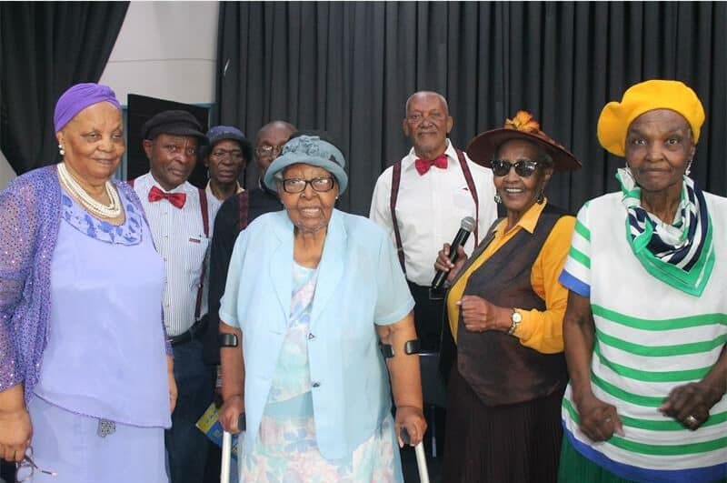 WATCH: Oldies unite in song | Benoni City Times