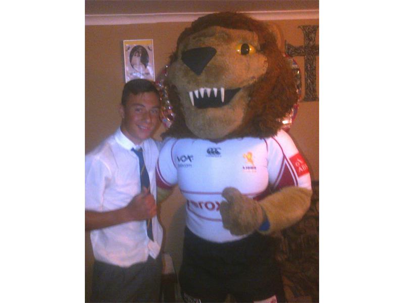 Groot verrassing vir groot Leeu ondersteunder | Brakpan Herald