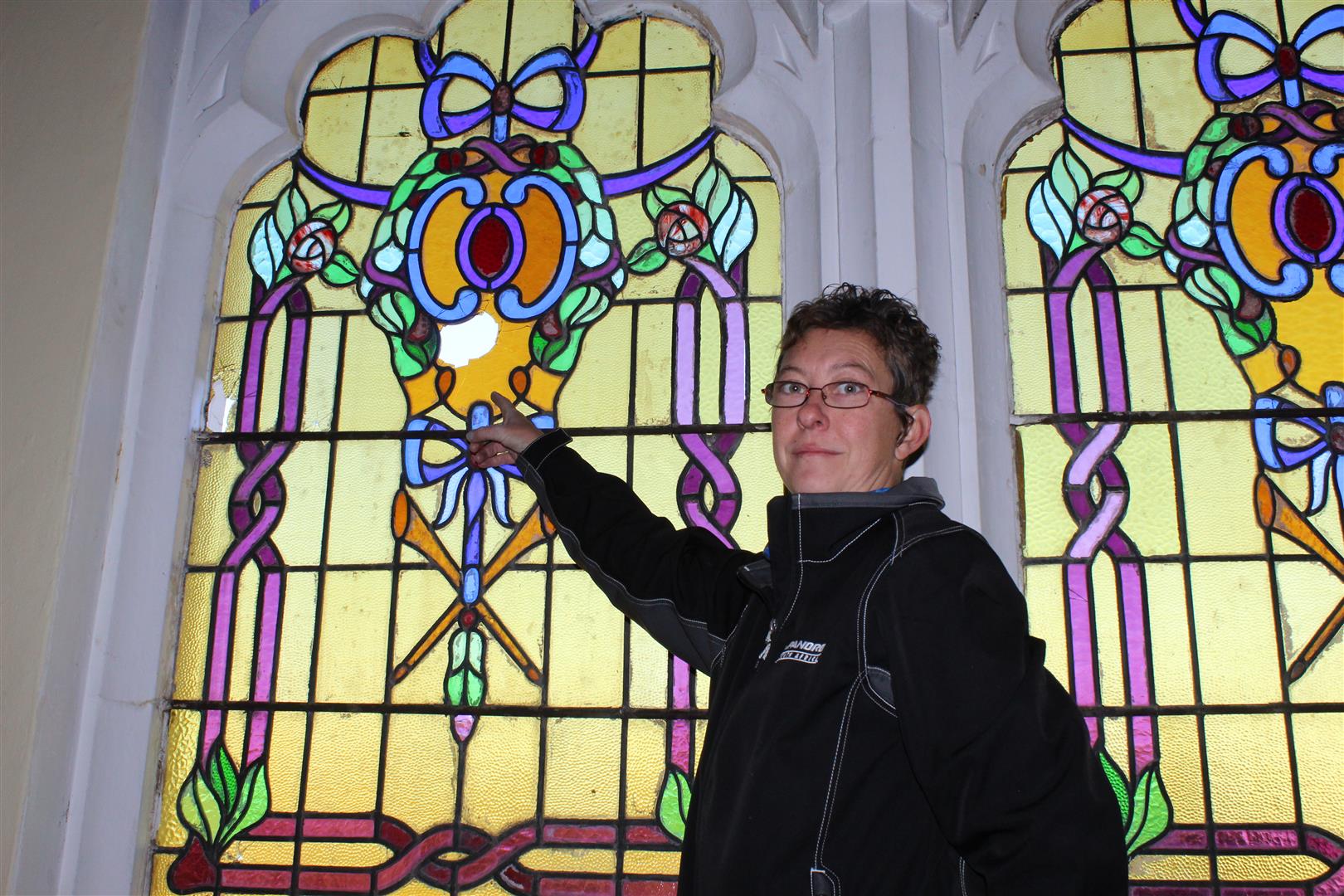 Lemoene na kerk geslinger, vensters stukkend geskiet | Brakpan Herald