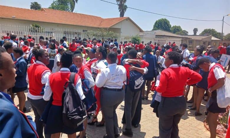 Adopt-a-Cop officer and others attend valedictory ceremony at Brakpan ...