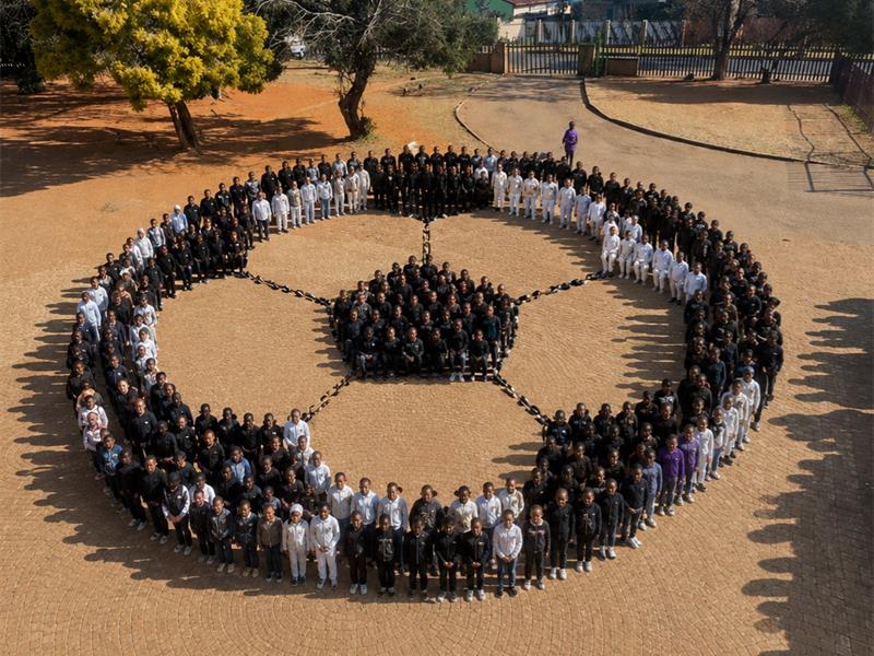 Brakpan Primary School learners rally behind Bafana Bafana with giant ...