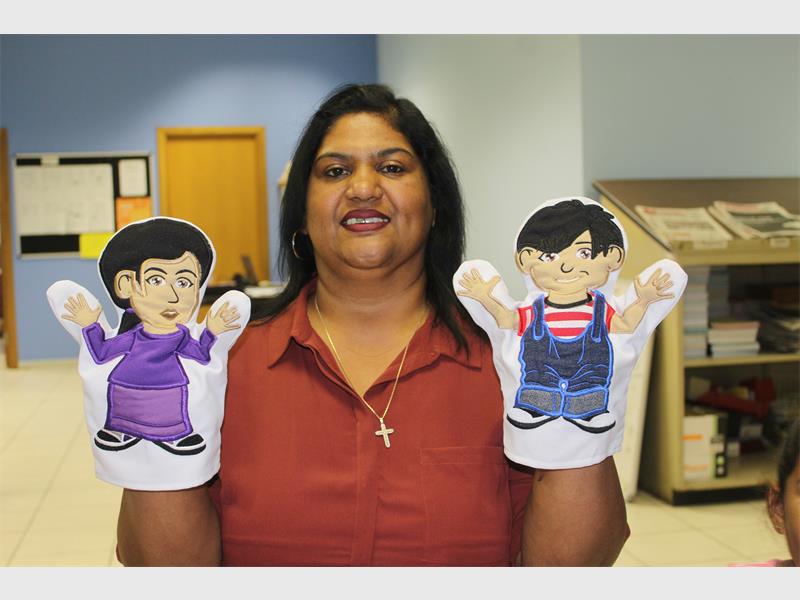 Puppets help to teach good manners | Springs Advertiser
