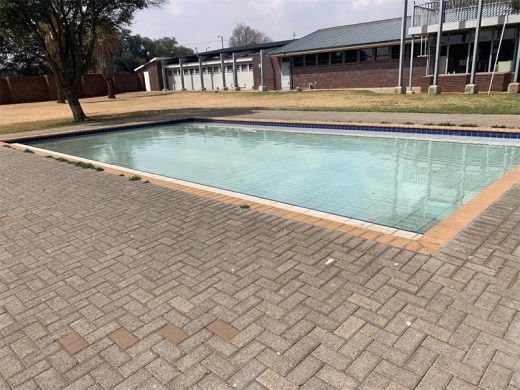 Selection Park pool open and in perfect condition | Springs Advertiser