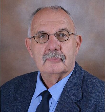 Laerskool Jan van Riebeeck se hoof groet | Springs Advertiser