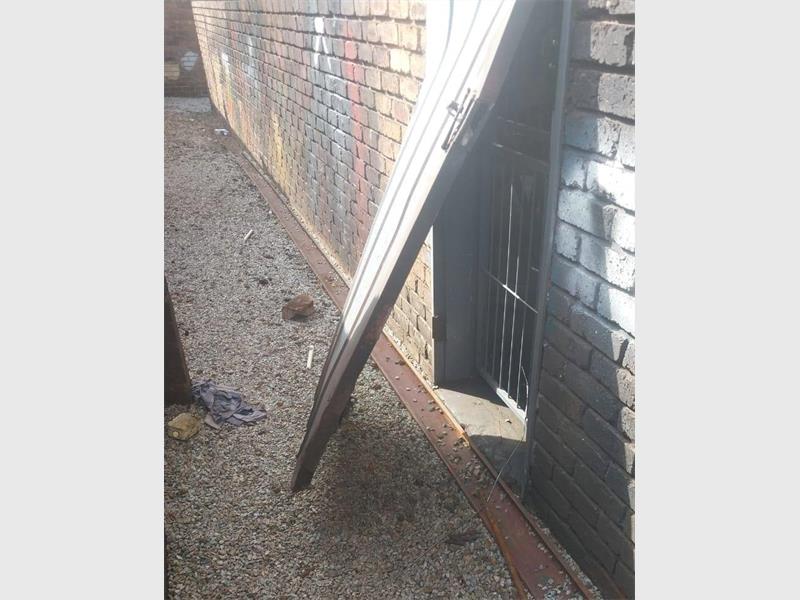 Suspects at large following Edelweiss house burglary | Springs Advertiser