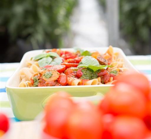Meatless Monday: Penne pasta with Napolitana sauce and burst cherry ...