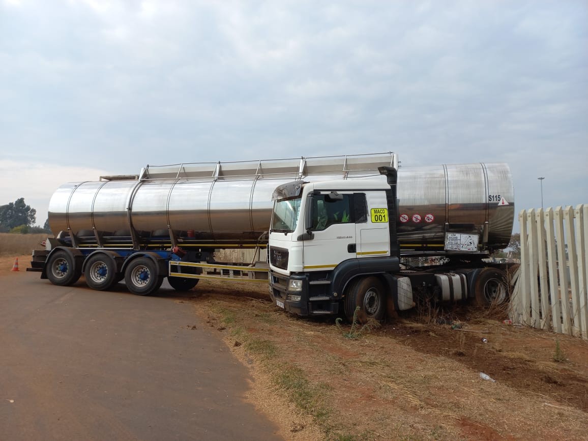 Truck crashes through cemetery perimeter wall | Randfontein Herald