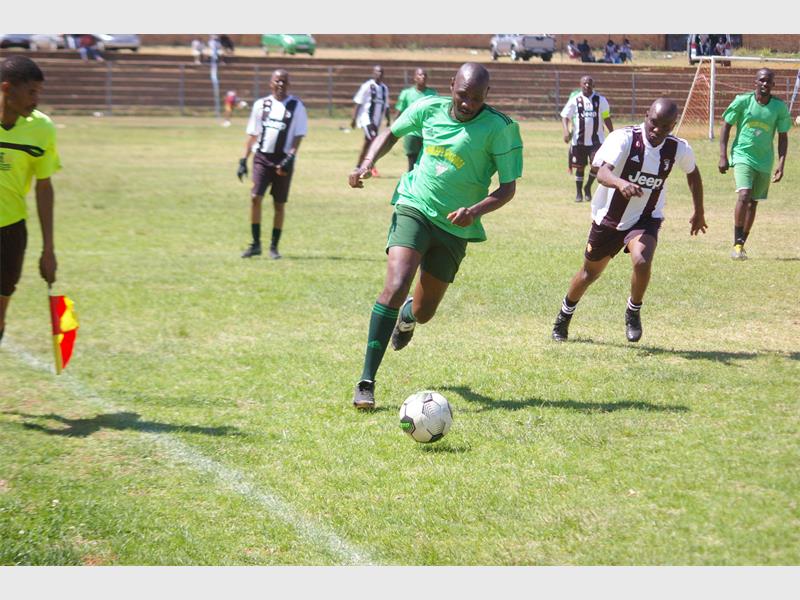 Helicopter landing and rare soccer action in Mohlakeng | Randfontein Herald
