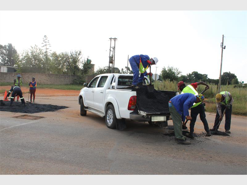 Potholes finally being repaired in parts of town | Randfontein Herald