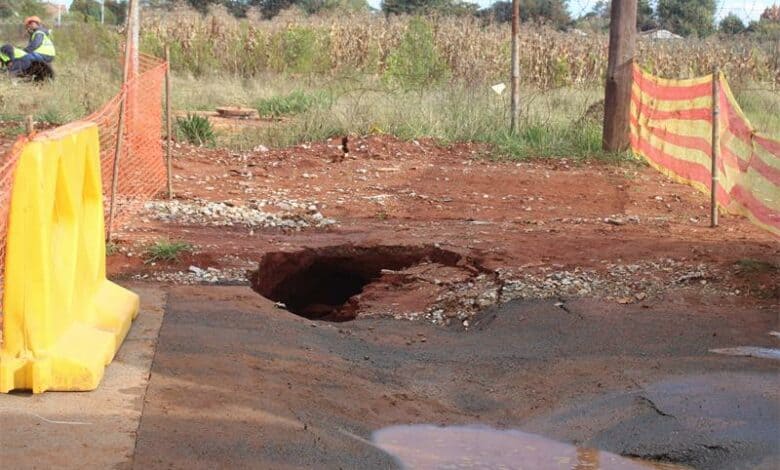 Collapsed road leads to major safety concerns | Randfontein Herald