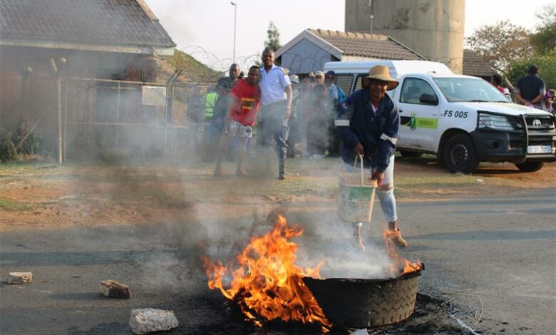 Municipality promises swift action after Dan Tloome protest