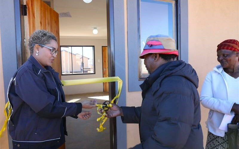 Westonaria families receive keys to new homes | Randfontein Herald