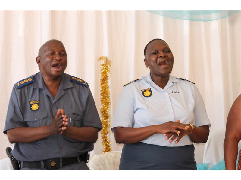 Gen Phiyega congratulates SAPS members | Kempton Express