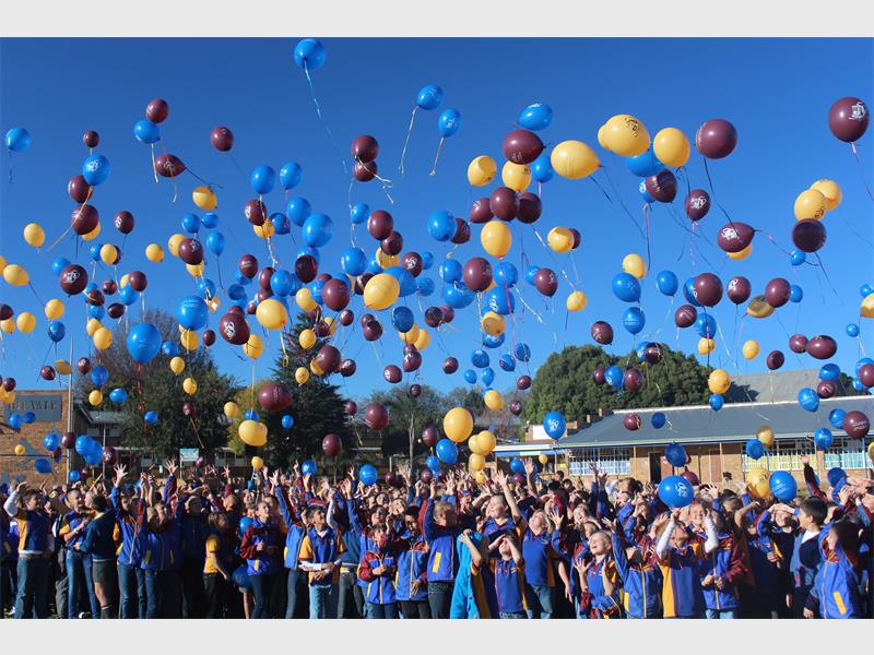 Impies vier Hemelvaart met balonne | Kempton Express