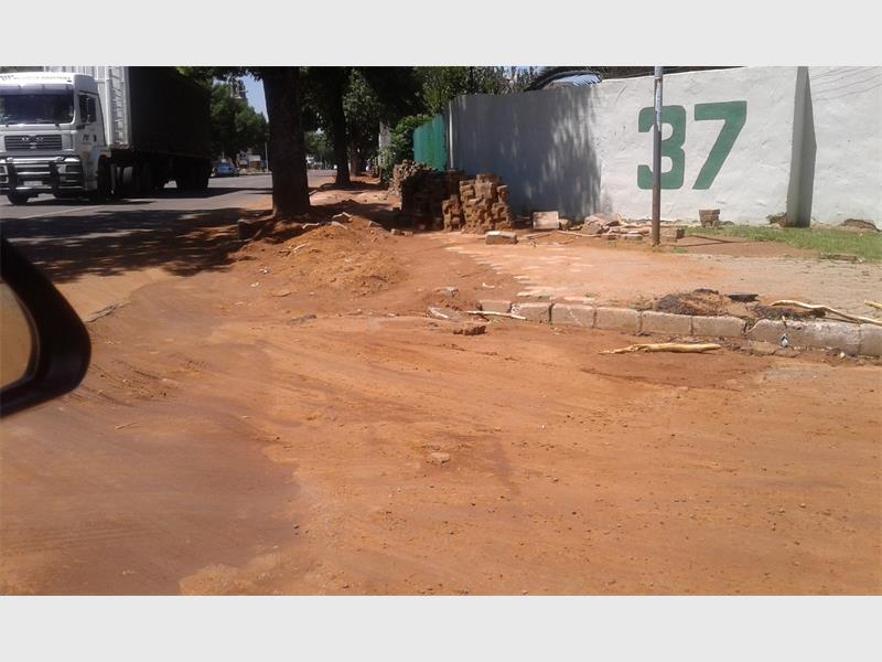 Streets left in mess by trench diggers | Kempton Express