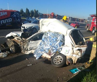 Driver arrested after fatal 3-vehicle accident at R24/N12 split ...