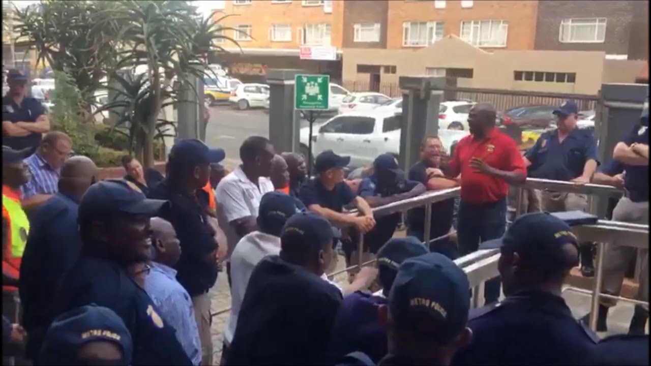 EMPD officers protest in Kempton Park CBD | Kempton Express