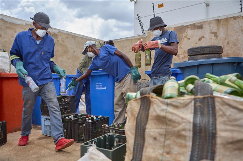 Nine remarkable facts about returnable glass bottles | Kempton Express