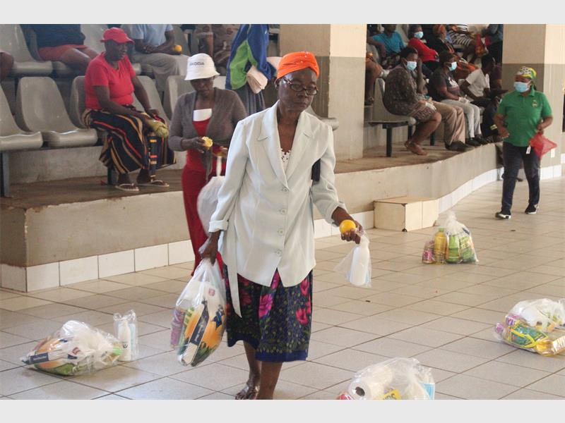 ANC branch donates food to the needy in Ivory Park | Kempton Express